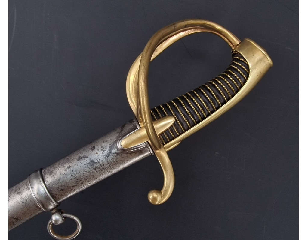 SABRE OFFICIER DE CAVALERIE LÉGÈRE A LA CHASSEUR MANUFACTURE IMPÉRI...