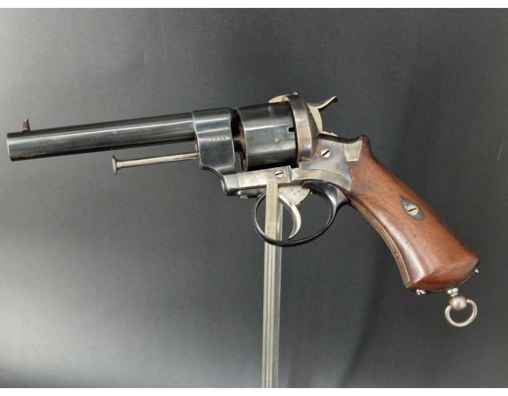 REVOLVER LEFAUCHEUX MODELE 1862 TRIPLE ACTION CALIBRE 12mm à BROC...