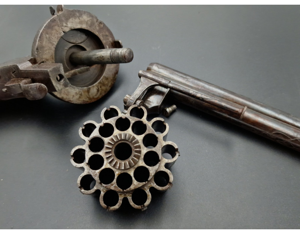 REVOLVER LEFAUCHEUX MODELE 1864 20 COUPS CALIBRE 7mm A BROCHE - FRA...